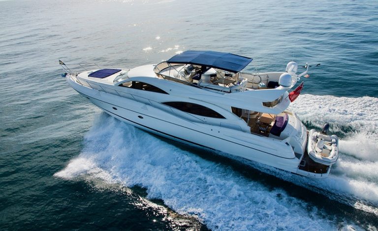 80 Foot Ferretti - Patrón - Cabo Yacht Life